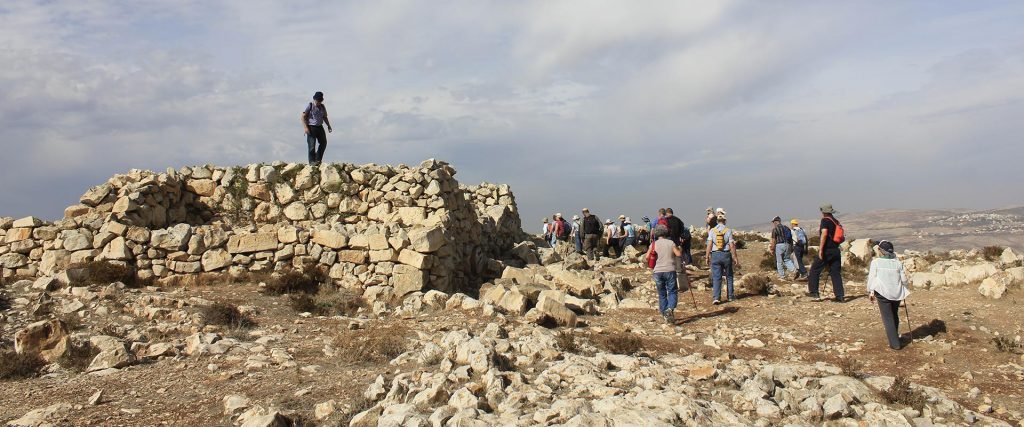 O Altar de Josué no Monte Ebal - Cafetorah - Notícias de Israel